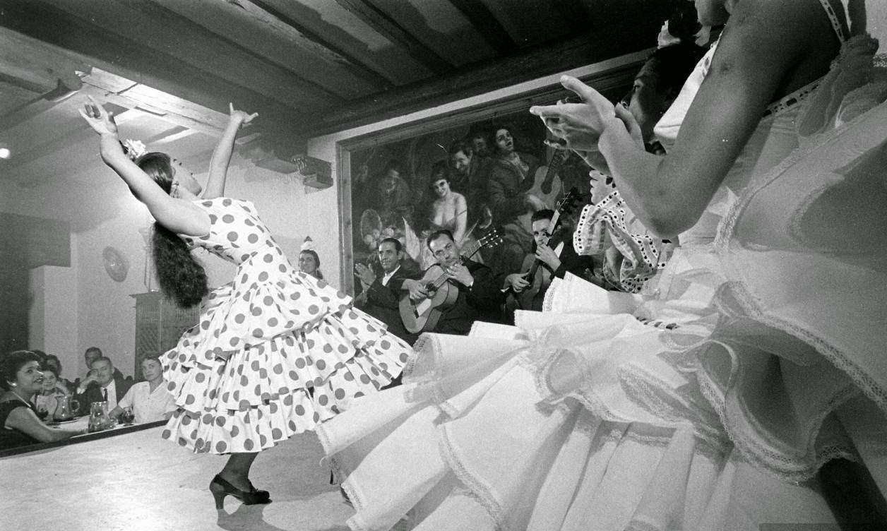 Stunning Historical Photos of Gypsy Dancers in Madrid in 1960