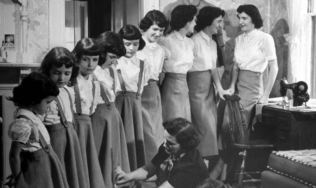 O'Neil Sisters Dressed Up in their Homemade Matching Clothes for Easter ...