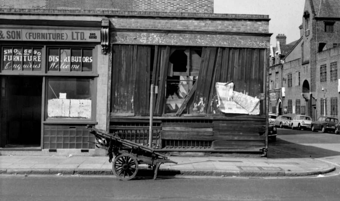 The Heart of the East End: Shops, Shoppers, and Shopkeepers in London's ...