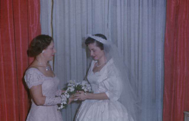 Elegance and Romance: A Stunning Photo Collection of a 1950s Wedding