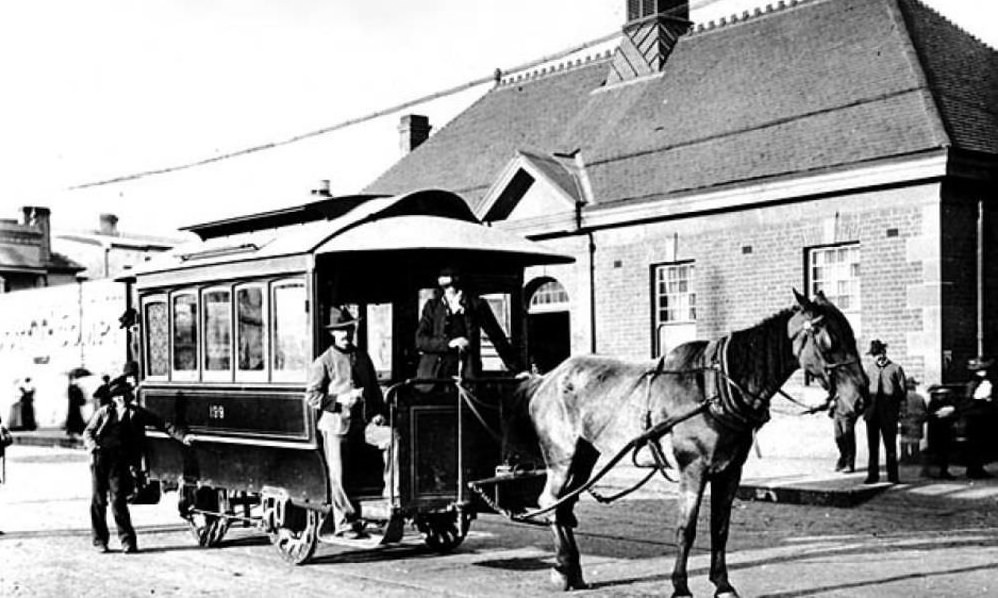 A Look at Horse-Drawn Omnibuses in Late 19th and Early 20th Century ...