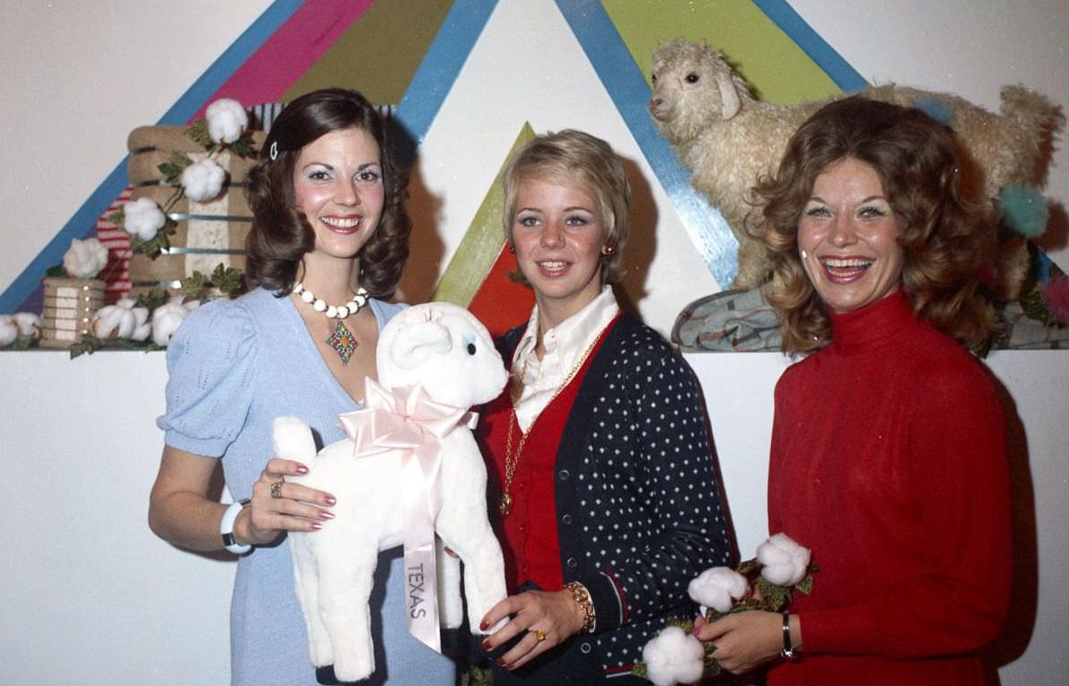 Crowning Miss Pecan Nuts: A Look at the 1972 Texas State Fair Beauty ...
