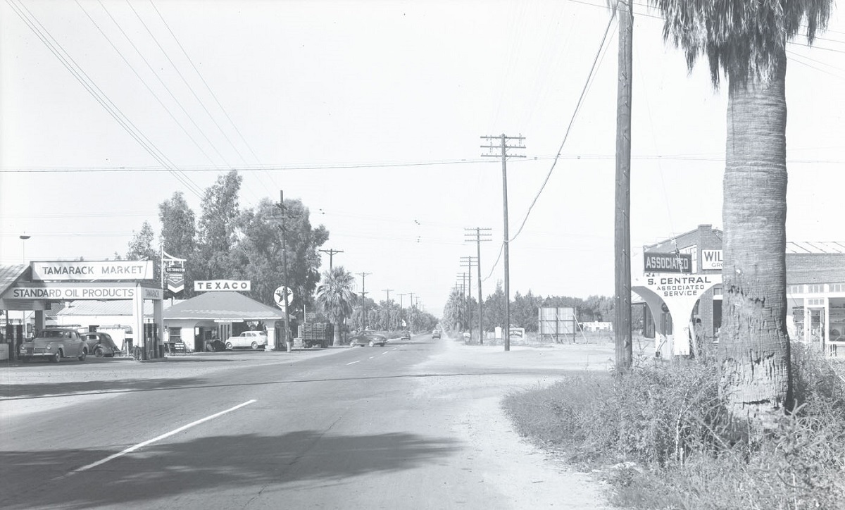 Phoenix in 1945: A Photographic Journey Through a City After War