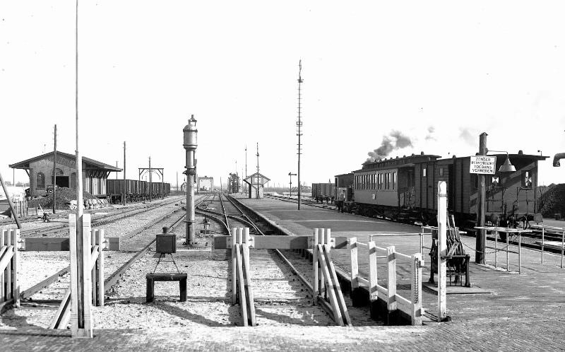 Nederlandse Spoorwegen: Vintage Photos of the Dutch National Railways ...