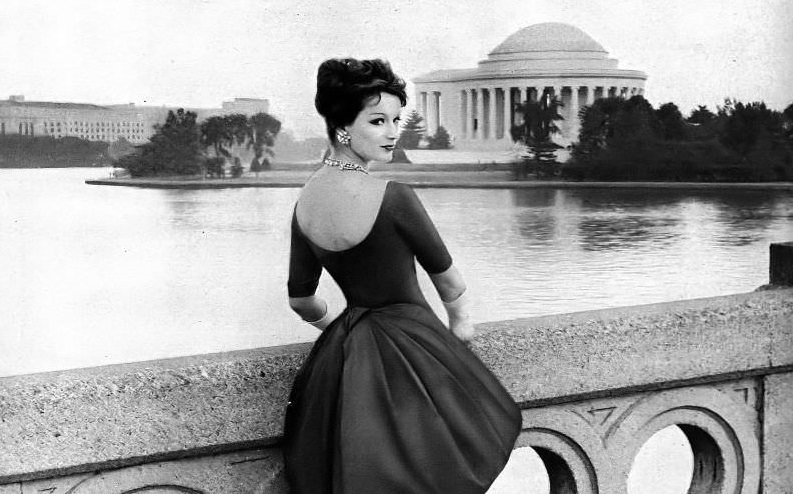 Betsy Pickering’s Iconic Journey from 1950s New York to Vogue's Cover ...