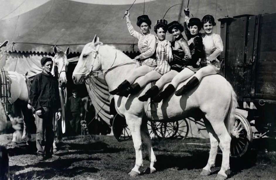 Stunning Vintage Photos of Circus Clowns from the 1940s and 1950s by ...