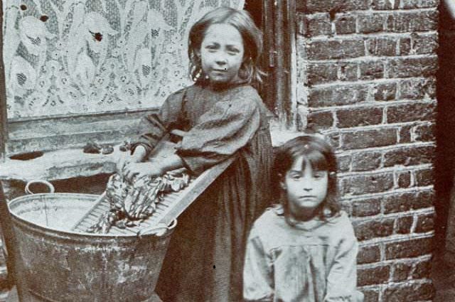The Spitalfields Nippers: A Glimpse into the Lives of Destitute East ...