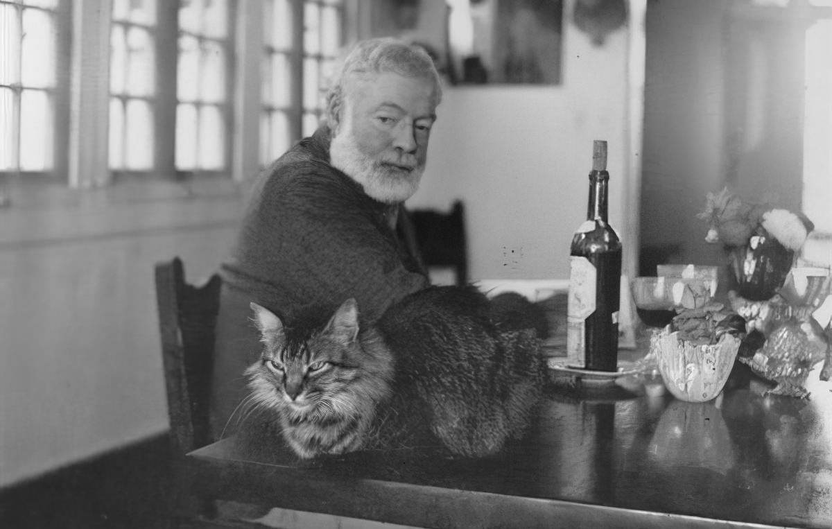 Stunning Portraits of Frida Kahlo at Home by Gisèle Freund