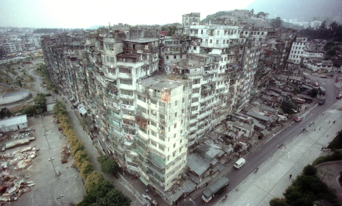 The Kowloon Walled City: A Historical and Visual Exploration of an ...
