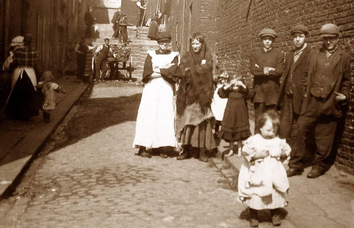 Haunting Photos Expose the Harsh Realities of Everyday Life in ...