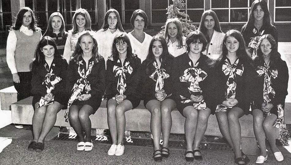 School Days And Miniskirts A Nostalgic Look At Vintage Photos Of