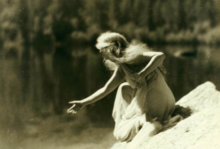 Diana Rigg: Life Story and Glamorous Photos of the Only Woman who ...